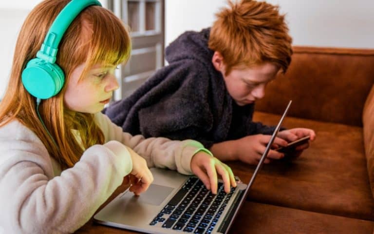 Keeping Children Safe Online – Empowering Parents in the Digital Age